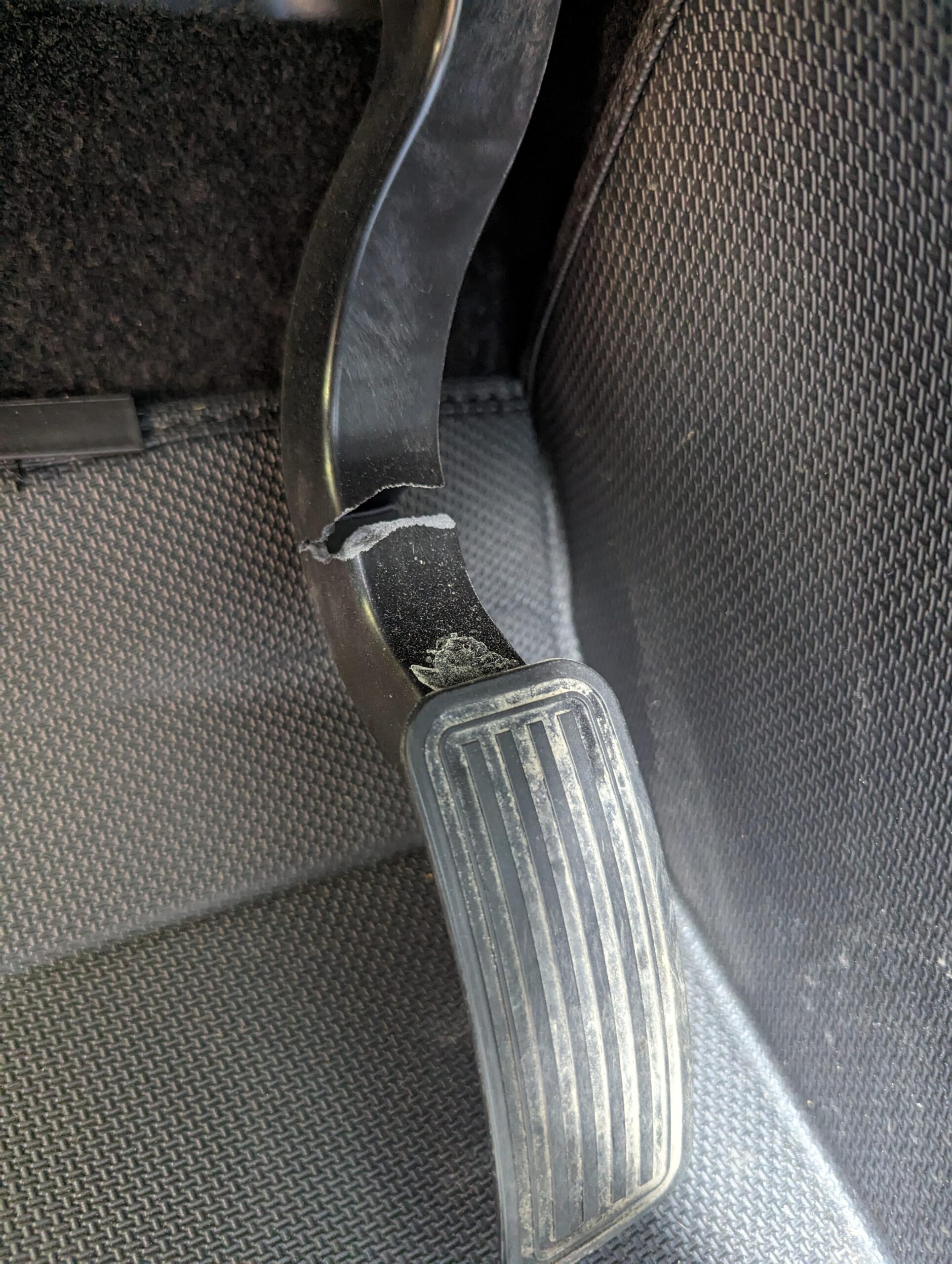 Tesla Owners Still Surprised After a Decade of Their Accelerator Pedals ...