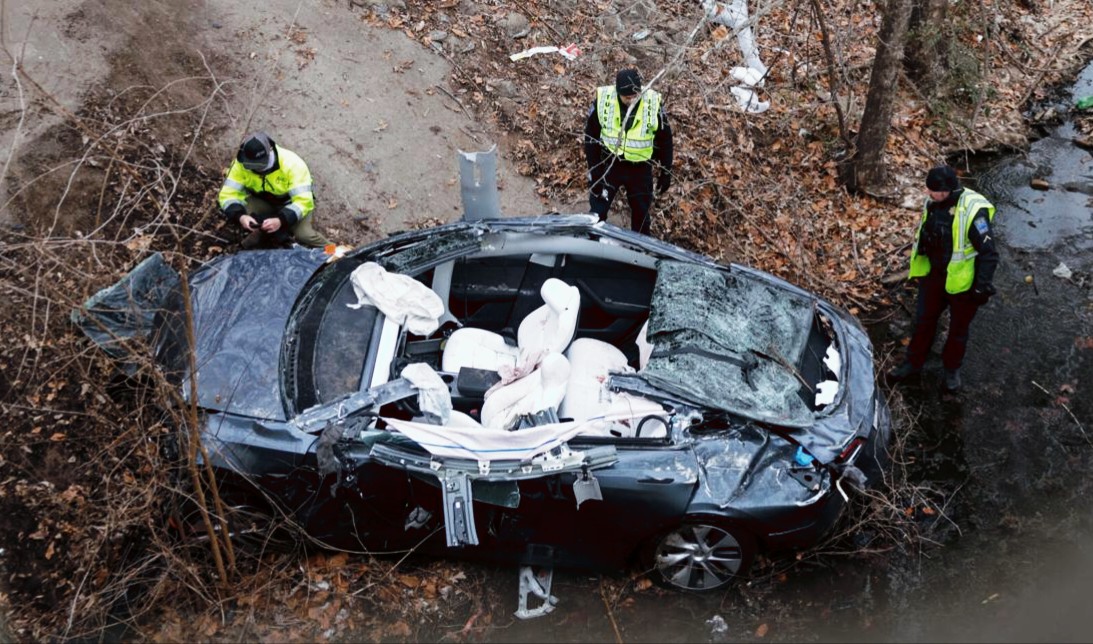 OK Tesla Kills Two in “Veered” Crash | flyingpenguin