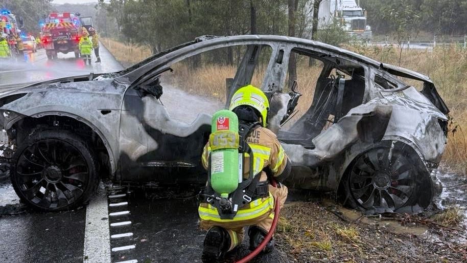 Tesla Crash Fire Uniqueness Described by Australian News | flyingpenguin